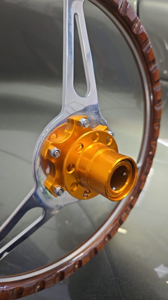 Quick Release 6 Hole Weld On Steering Wheel Hub - Gold/ Yellow Lever ...